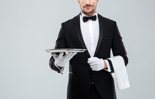 Fine Dining Server Dress Code Guide: What & What Not To Wear