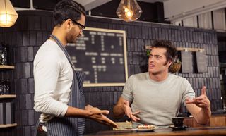 How To Handle Customer Complaints in a Restaurant (+ Examples)