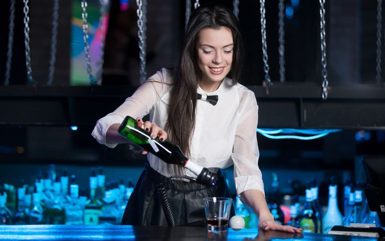 Bartending Attire Tips for First-Time and Aspiring Bartenders