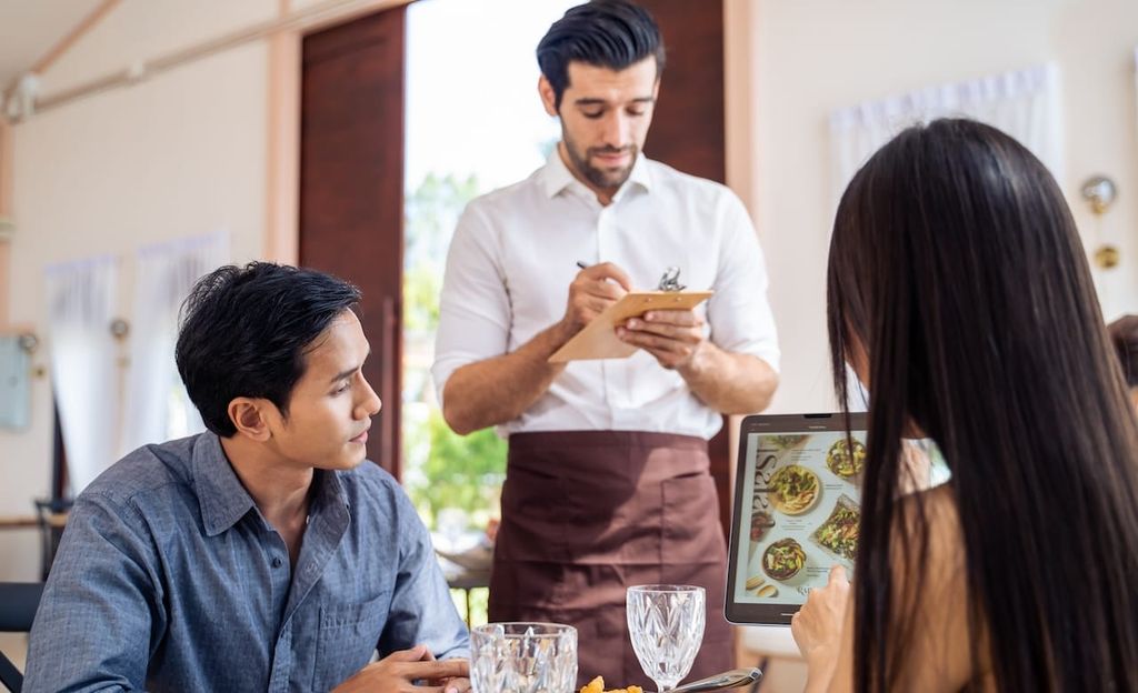 Restaurant Servers' Observations of Dining Guests Revealed