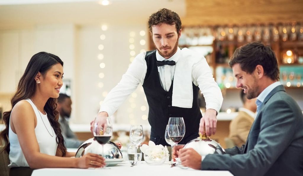 Pros and Cons of Being a Waitress/Waiter in 2025