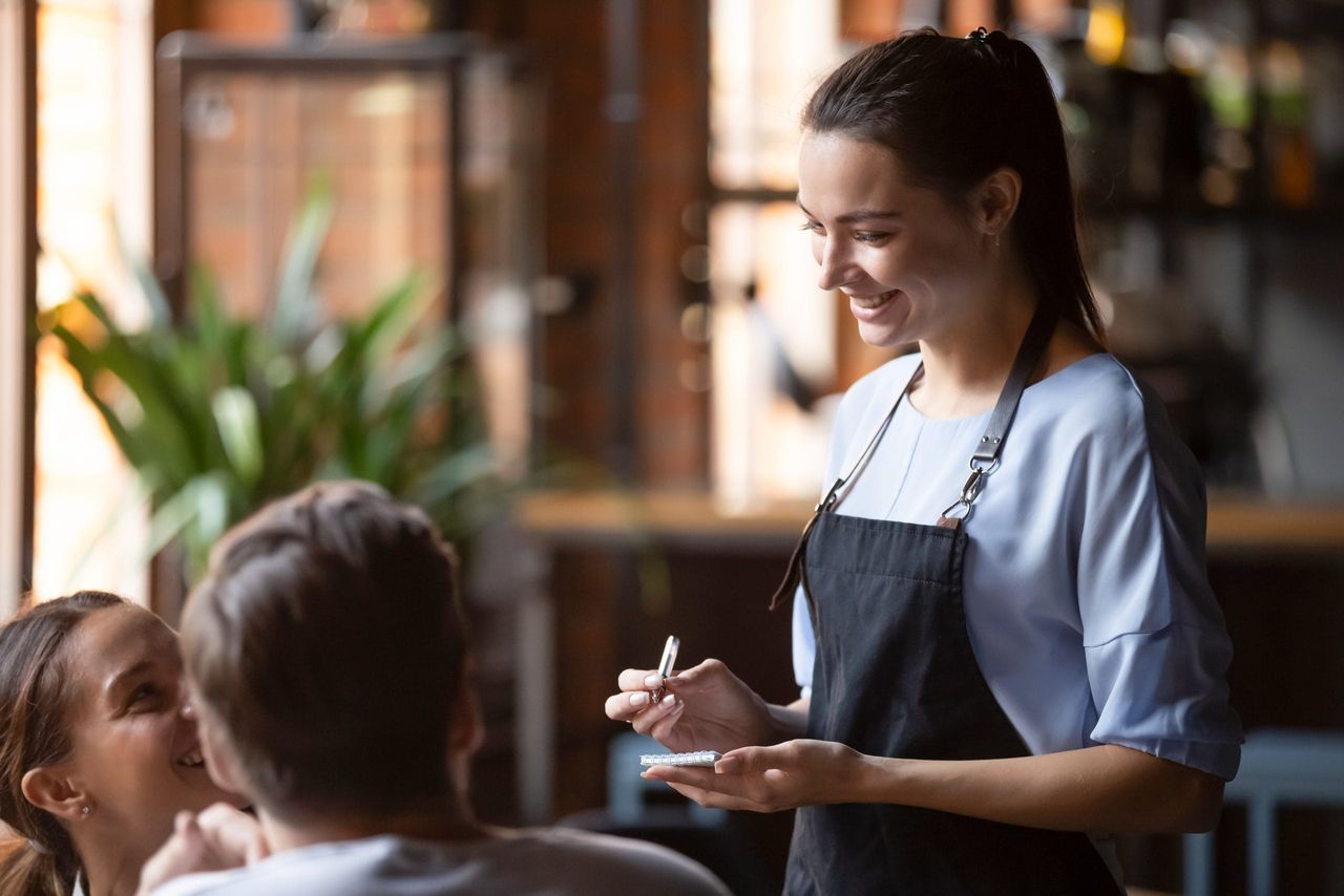 Pros and Cons of Being a Waitress/Waiter in 2025