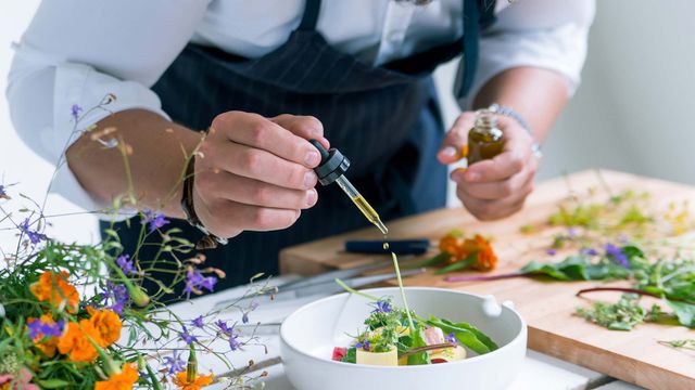 Pros and Cons of Being a Head Chef - OysterLink