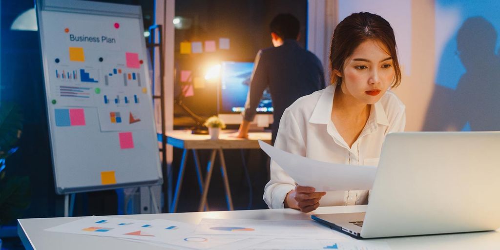 California Overtime Law: Rules, Rates & Pay Calculator 2025