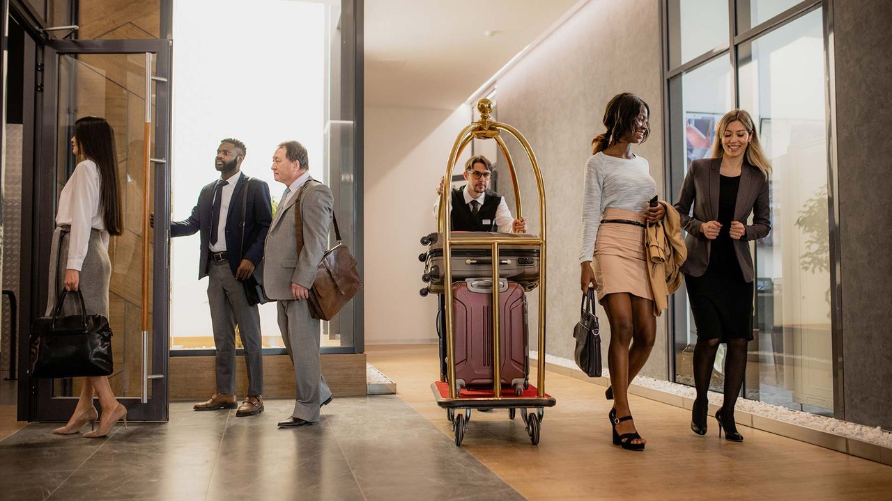 Pros and Cons of Being a Porter - OysterLink