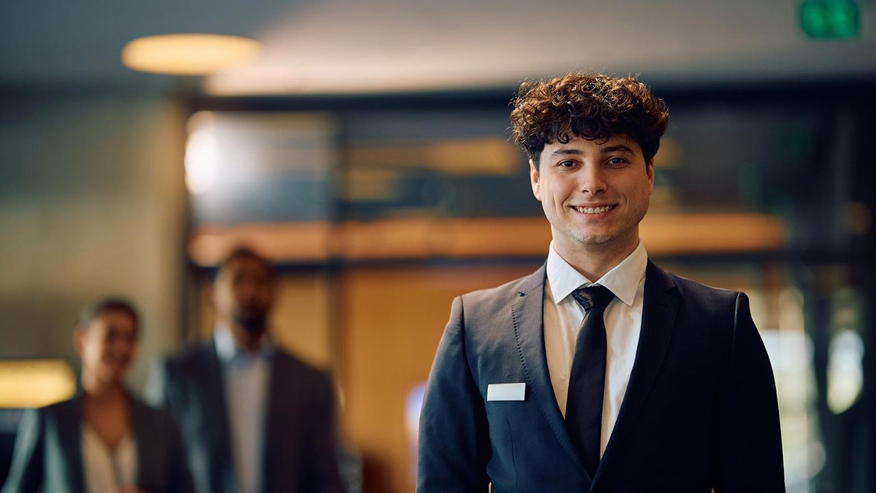 Pros and Cons of Being a Concierge - OysterLink