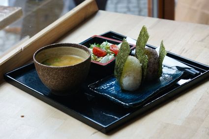 Food Stylist: Pros, Cons, and Career Insights