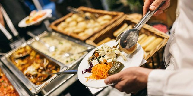 Do Restaurants Give Employees Free Meals? Here’s What You Need to Know!